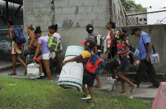 El Huracán Matthew Se Acerca A Florida Donde Recuperará Fuerzas