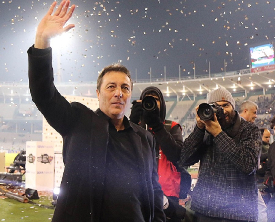 Emotiva despedida de Kudelka, tras dirigir el último partido en Talleres