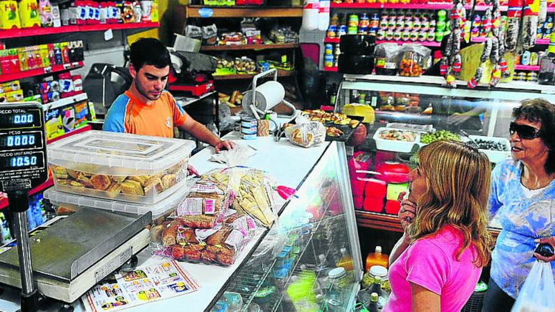 Aseguran que por la crisis aumentó el robo de comida en los almacenes