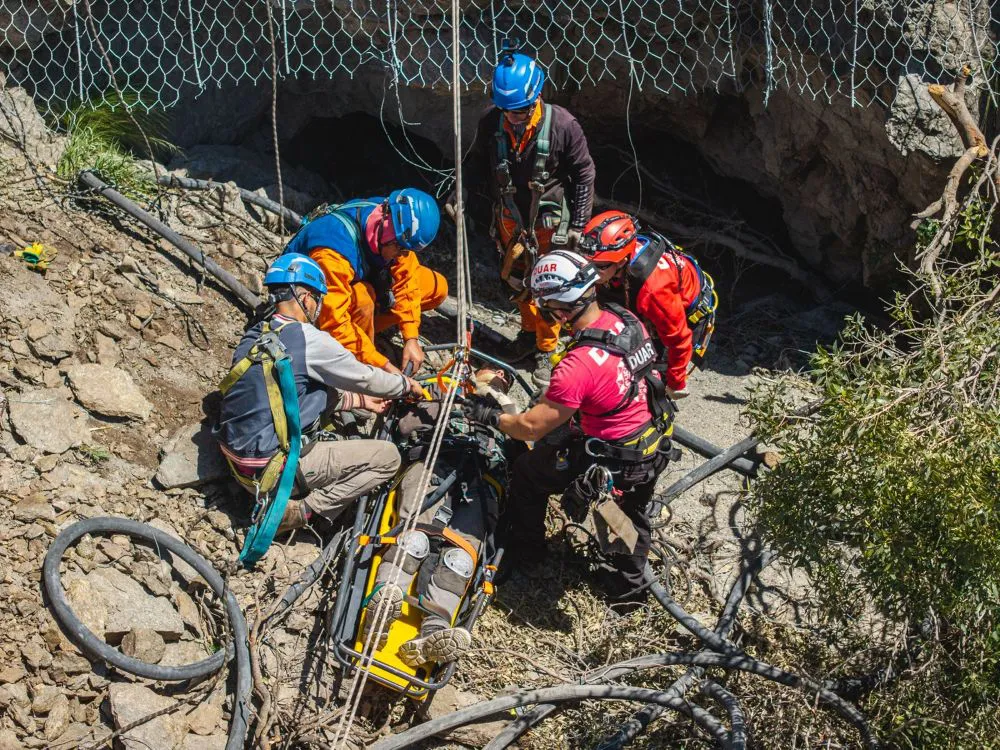 Bomberos del DUAR realizaron un simulacro de rescate en los túneles de ...
