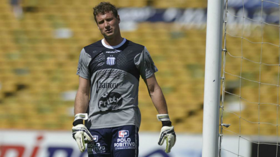 Un ex arquero de Talleres es ahora peluquero y tiene una barbería