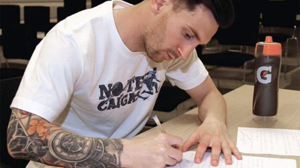 Messi lidera una campaña contra el cáncer infantil